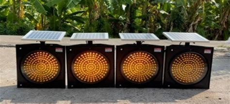 โคมสัญญาณไฟกระพริบ Led ชนิดพลังงานแสงอาทิตย์