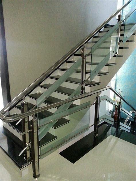Ssm41 Stainless Steel Glass Stair Railing At Rs 1600running Feet