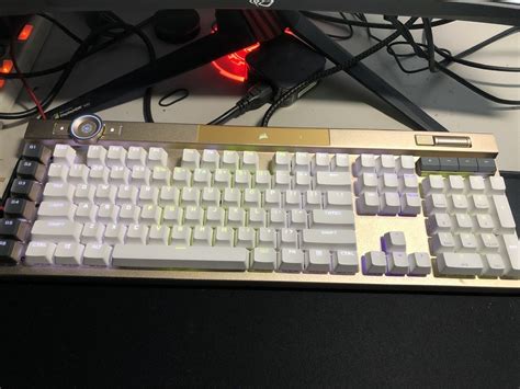 【閒聊】 開箱 上船拉 賊船k100光軸玫瑰金~~~ 電腦應用綜合討論 哈啦板 巴哈姆特