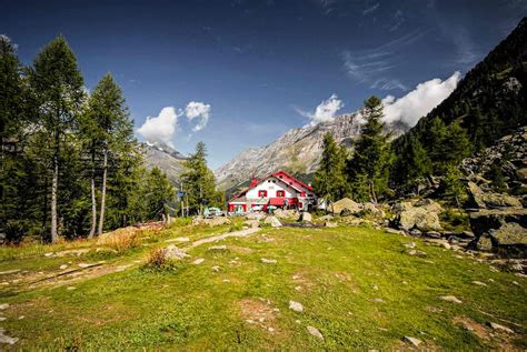 Rifugio Gerli Porro E Sentiero Glaciologico Del Ventina Foto Mappa E