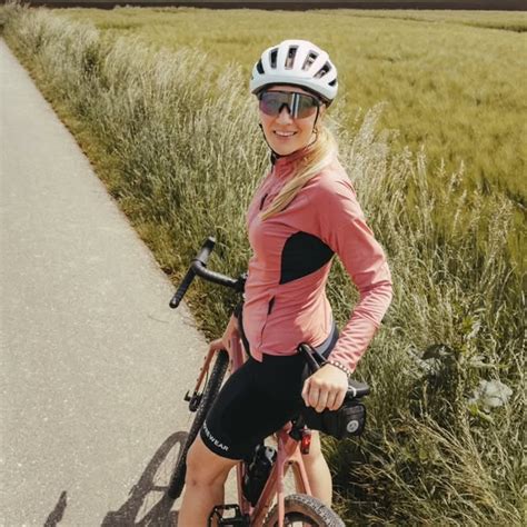 Elisa Justridebike • Threads Say More