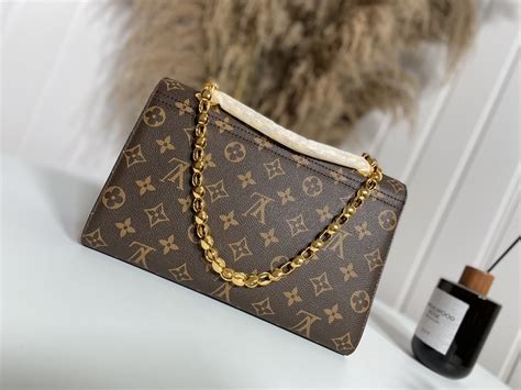 Lv M Lv
