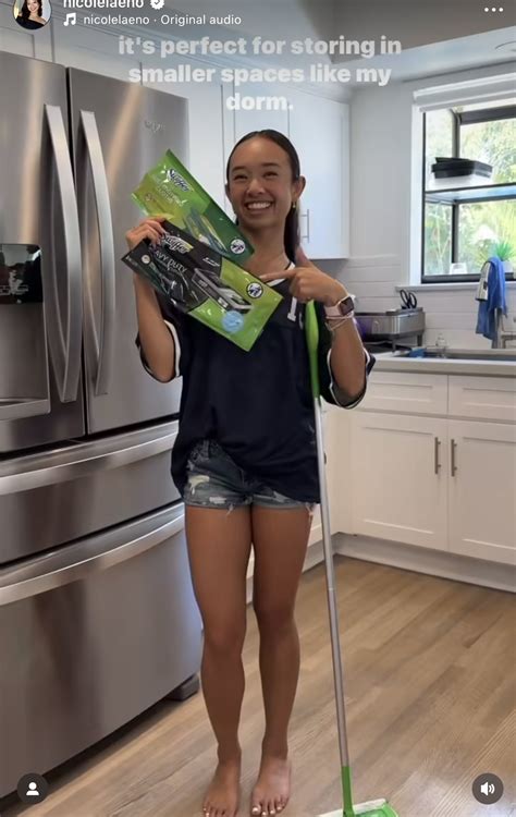 Nicole Laenos Feet