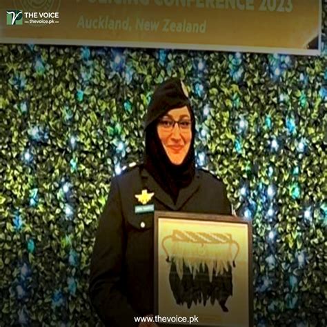 Kp Ssp Sonia Shamroz Khan Receives Officer Of The Year Award For