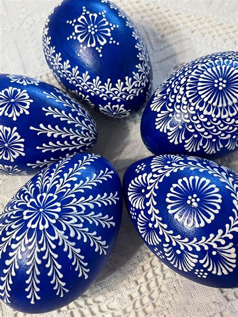 15 Lieldienas Ideas To Save Today Easter Crafts Easter Egg Decorating Easter Egg Designs And