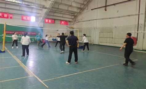 生命科学与技术学院组织教职工开展第三届气排球比赛 内蒙古科技大学生命科学与技术学院