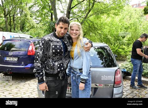 Adonis Jovanovic Aka Dean Und Katharina Kock Aka Toni Am Set Bei
