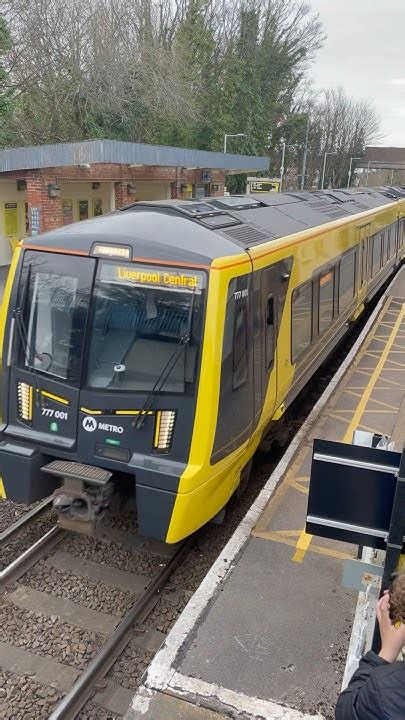 8 Car Class 777 777001777014 Departs Hightown With A Mega 2 Tone