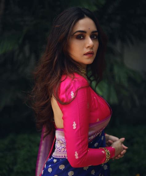 Amruta Khanvilkar R Bollyarm
