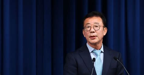 소감 밝히는 홍철호 신임 정무수석