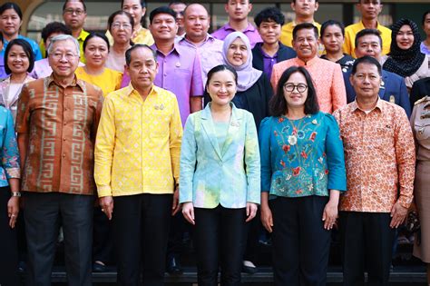 รองศาสตราจารย์ ดร ก้าน จันทร์พรหมมา ที่ปรึกษาอธิการบดีฝ่ายวิจัย ดร