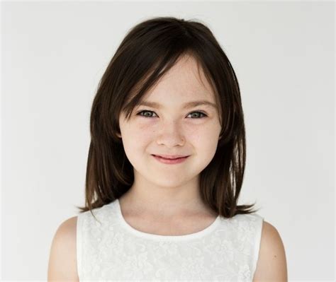아이 어린 시절 사람들이 감정적 인 스튜디오 촬영을 경주 프리미엄 사진