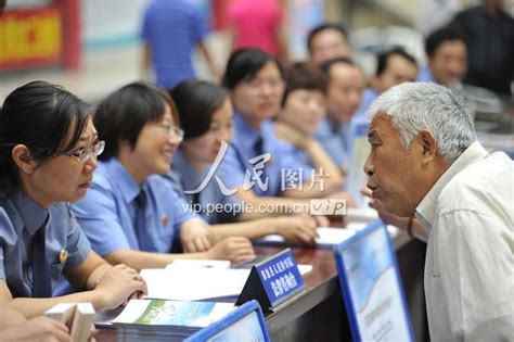 湖北保康检察机关开展“举报宣传周”活动 人民图片网
