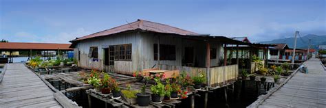 Menelusuri Asal Usul Penduduk Jayapura Di Kampung Enggros Dan Pulau