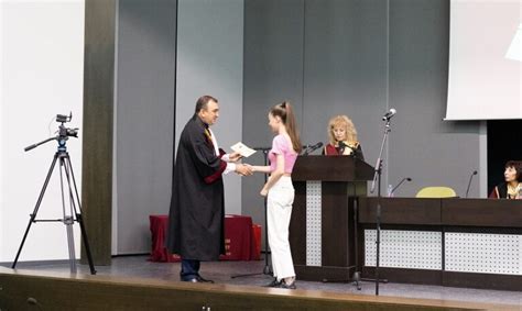 Преподаватели и студенти в МУ Плевен си пожелаха успешна нова академична година Вестник