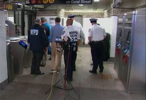 Police Searching For Gunman In Fatal Shooting On Nyc Subway Good