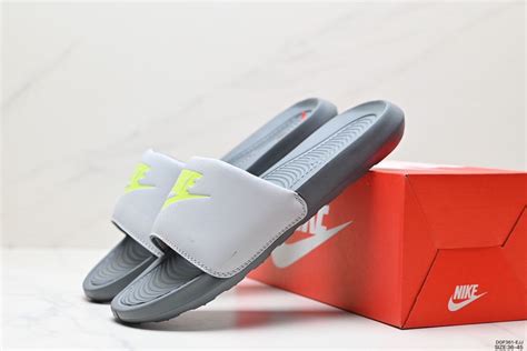 Шлепанцы Nike - купить с доставкой по выгодным ценам в интернет ...