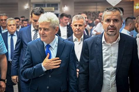 ДУИ ги лаже своите членови за да не си заминат убедува Меџити Скопје1 мк