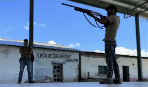 Niños Son Armados Para Proteger A Sus Comunidades De Grupos