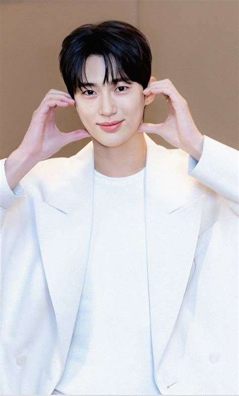 더쿠 와 변우석 대만매체 고화질 미땡나