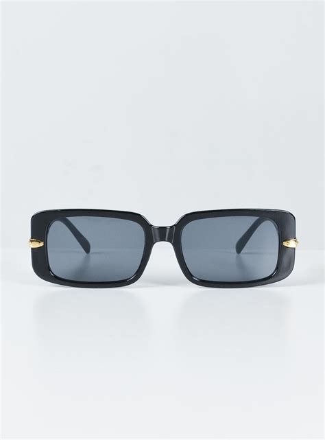 Solano Sunglasses Black | Princess Polly UK