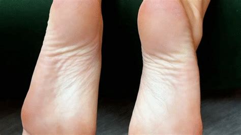 Up Close Foot Scrunching Goddess Dazzle Clips4sale