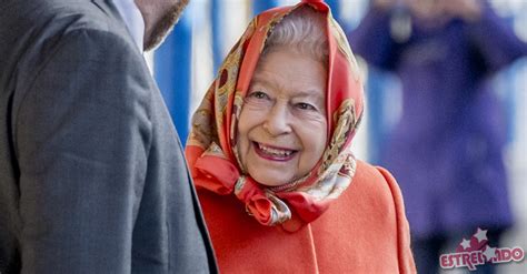 Avião o corpo da Rainha Elizabeth II pousa em Northolt no oeste de