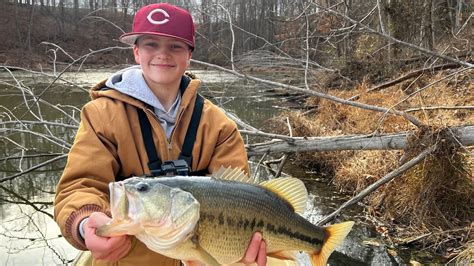 Catching New Pb Bass In Freezing Temperatures Double Digit Youtube