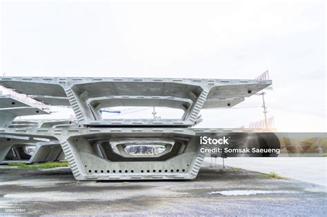 Stok Precast Segmental Box Girder Bridge Konstruksi Jembatan Foto Stok