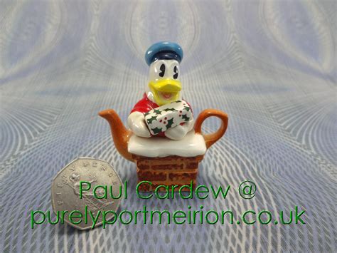 Paul Cardew Design Tiny Teapot Mini Donald Duck Christmas MN165