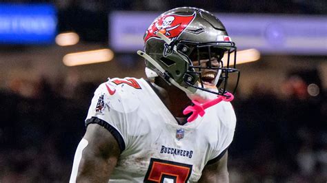 Tampa Bay Buccaneers Standout Rb Bucky Irving Lands On Injury Report