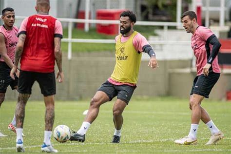 Léo Condé Faz Ajustes Táticos No último Treino Do Vitória Antes Do Ba