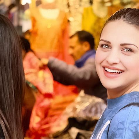 Himanshi Khurana Wallpapers Wallpaper Cave