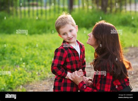 Mamma Cattiva Immagini E Fotografie Stock Ad Alta Risoluzione Alamy