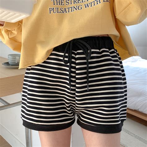 아더먼데이 포인트룩 ️단가라 귀욤빠삐용 숏 팬츠 단가라바지 스트라이프 배색팬츠 밴딩바지 니트바지 여자반바지 배색반바지 여자숏팬츠 봄신상 봄가을 팬츠 간절기룩