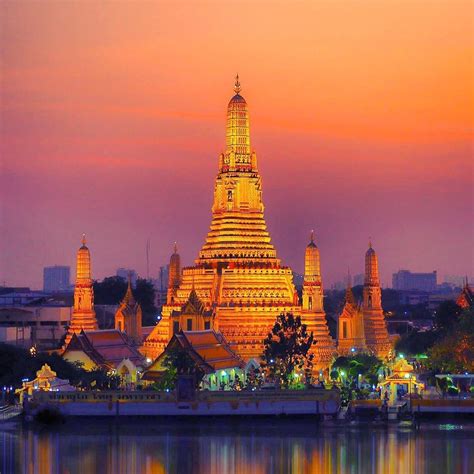 วัดอรุณราชวรารามราชวรมหาวิหาร กรุงเทพ