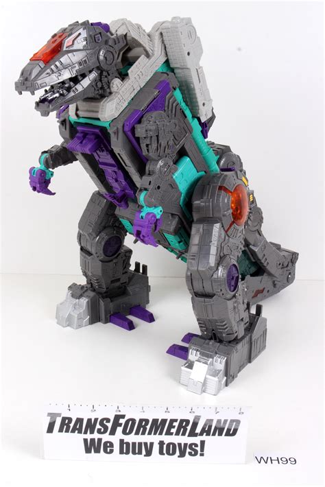 Transformers® Generations Titans Return Titan Class Trypticon