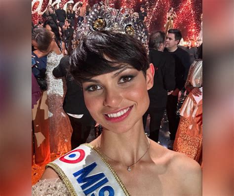 Miss France 2024 Pluie de félicitations pour Eve Gilles qui fait la