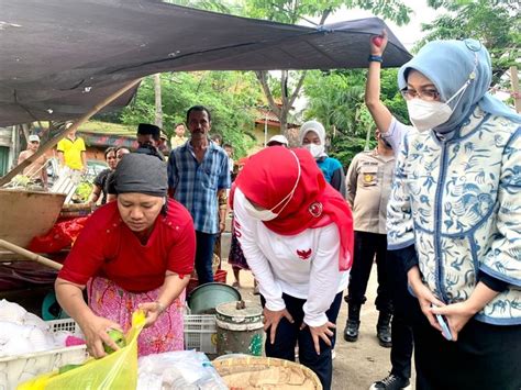 Gus Ipul Sambut Kedatangan Ratusan Pecinta VW Dan Vespa Di Kota Pasuruan Merdeka