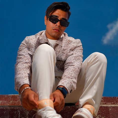Adrian Flores Youtube