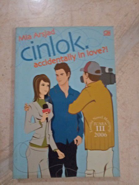 Jual ORIGINAL BEKAS MULUS CINLOK ACCIDENTALLY IN LOVE Di Lapak Mirwanbookstore Bukalapak