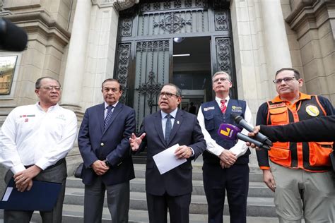Alberto Otárola evita fijar postura sobre ley que limita la