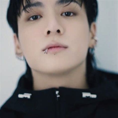 Pin By Lea On ┊愛 ᵏᵛ² 1cons¡ Jungkook Film Magazine Interview