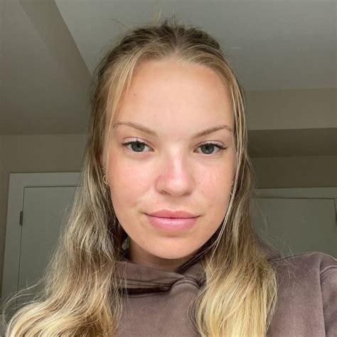 Emma Floer 🫶🏼 Emmafloer • Threads Say More