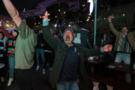Afl Finals 2022 Fremantle Dockers Fans Ride The Highs And The Lows Of