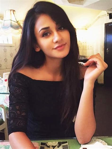 भारत के 10वें सबसे अमीर खानदान की बहू बनी ये एक्ट्रेस शादी की Photos