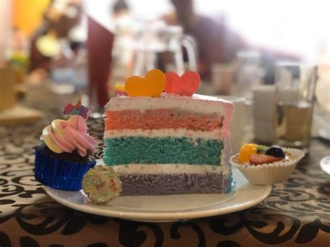 Бялуу урлахуй Юникорн төрсөн өдрийн баярын ширээ Бялуу