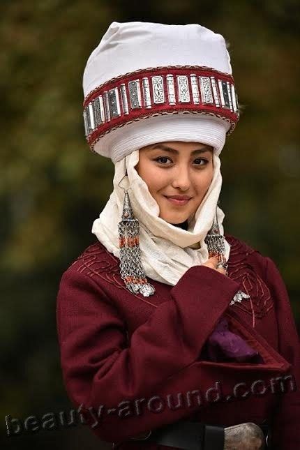 Эльнура Раманова кыргызская модель фото Historical Clothing