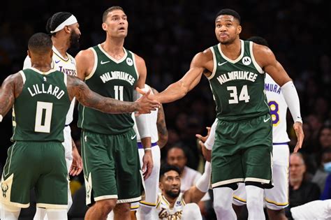 Lillard Makes Triumphant Nba Pre Season Debut With Milwaukee Bucks