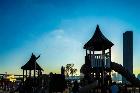 Parc Toyosu Gurari Et Paysage Du Soir Image stock Image du soirée